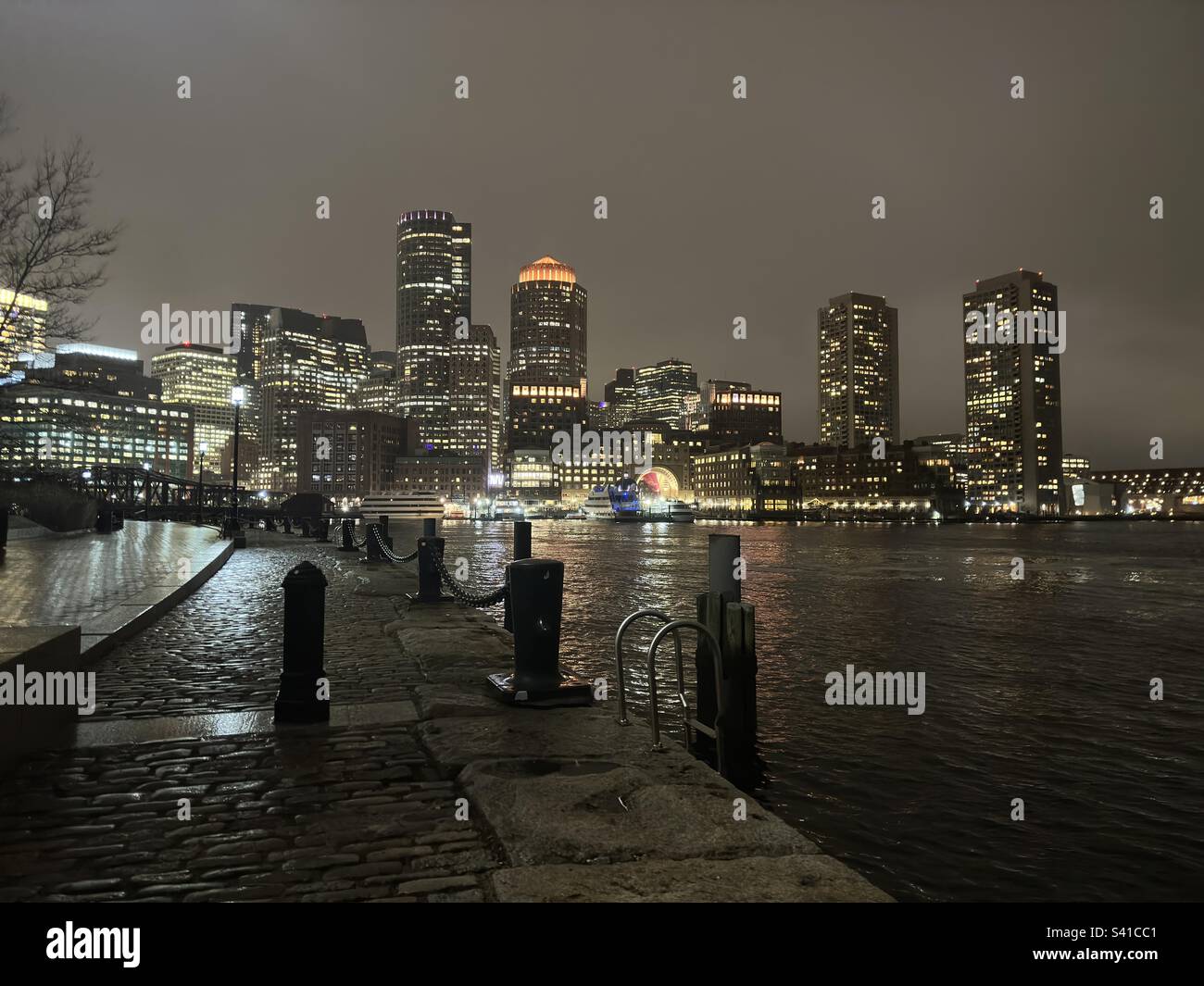Harbor walk hi-res stock photography and images - Alamy