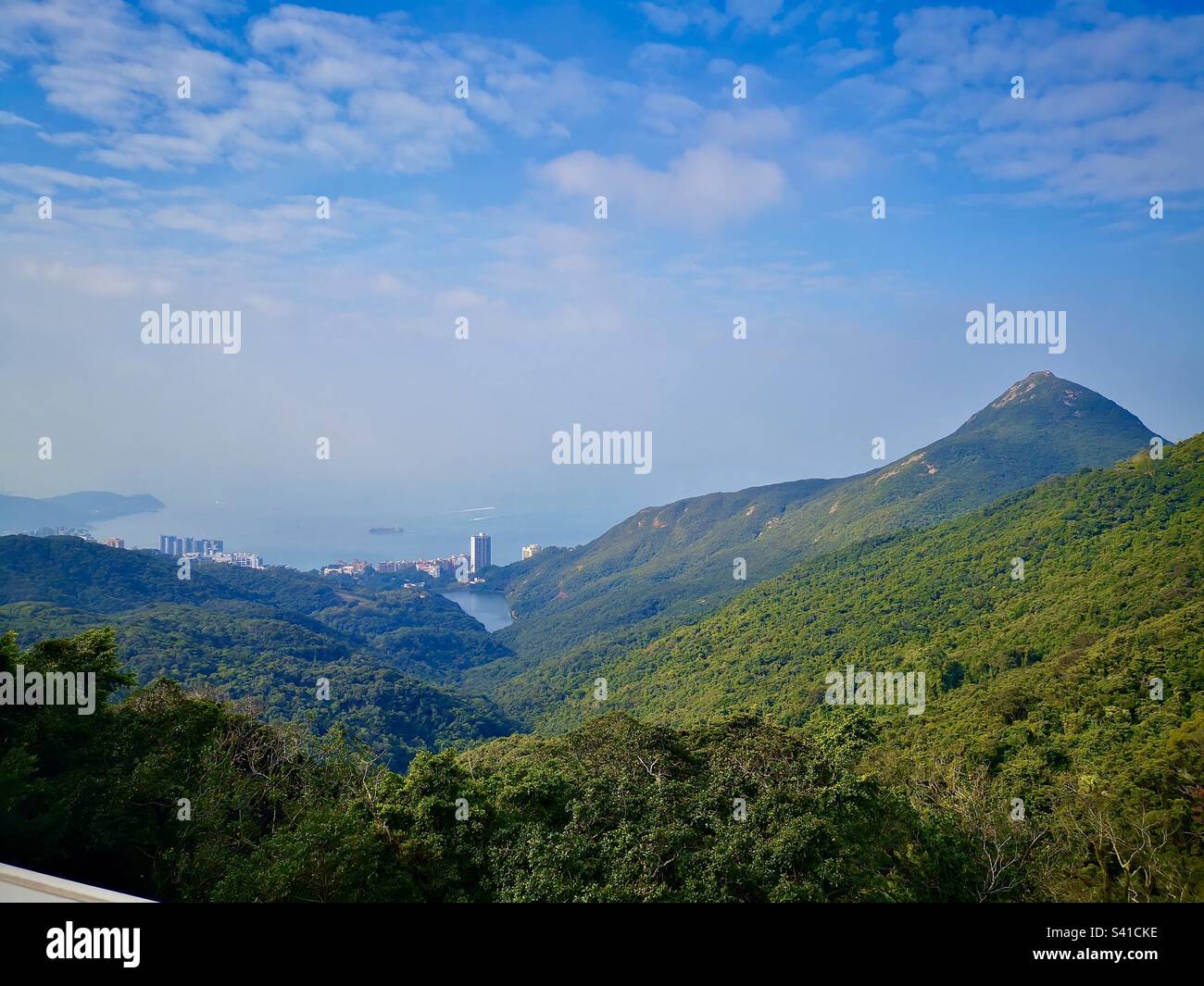 A view of the southern slopes of HK island in the Aberdeen reservoir ...