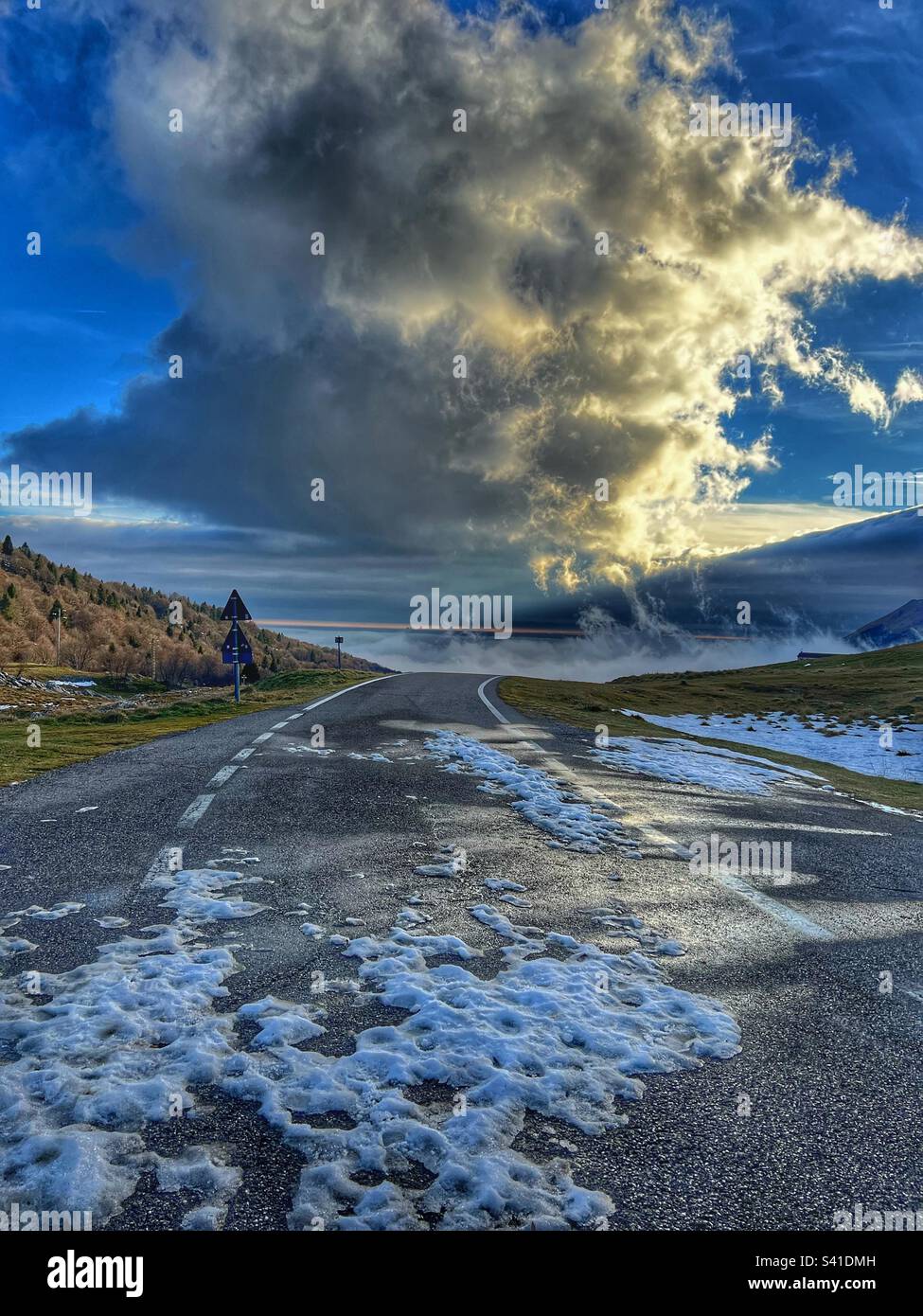 Mountan with hi-res stock photography and images - Alamy