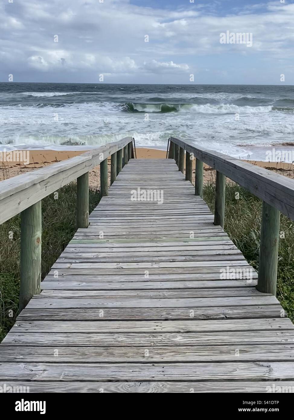 Leading into ocean hi-res stock photography and images - Alamy