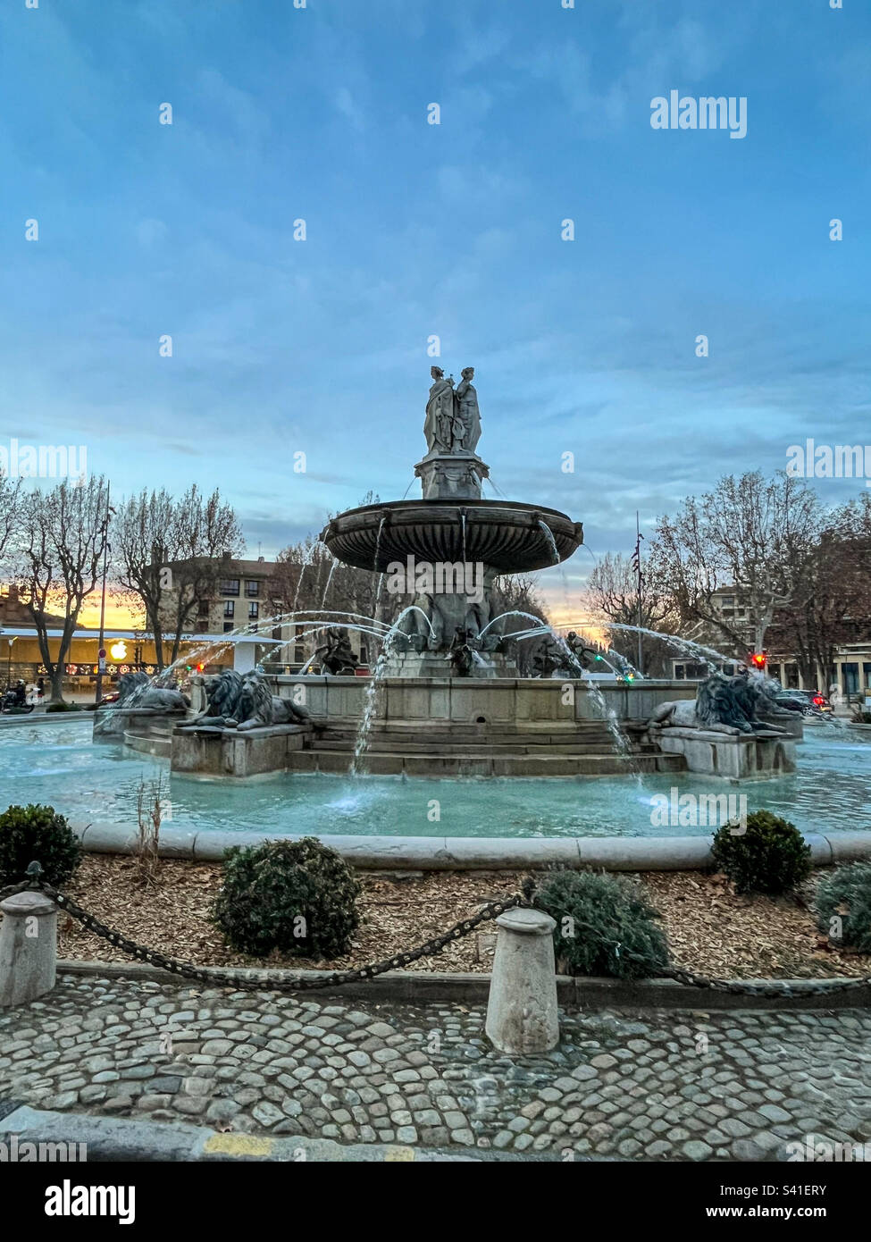 La rotonde fountain aix en provence provence hi-res stock photography ...