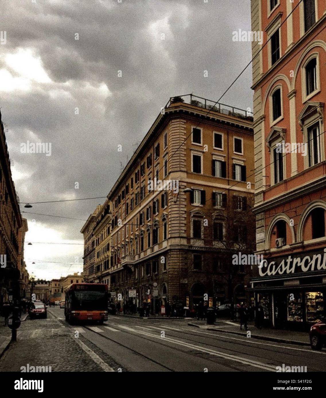 Streets of rome hi-res stock photography and images - Alamy
