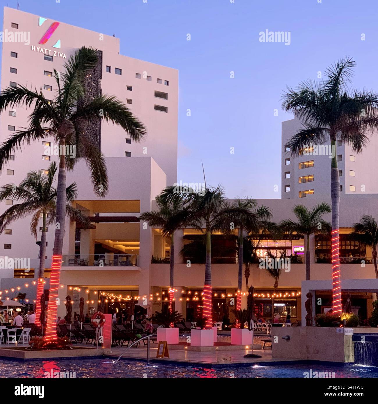 December, 2022, Dusk, Hyatt Ziva Cancun, Punta Cancun, Hotel Zone ...