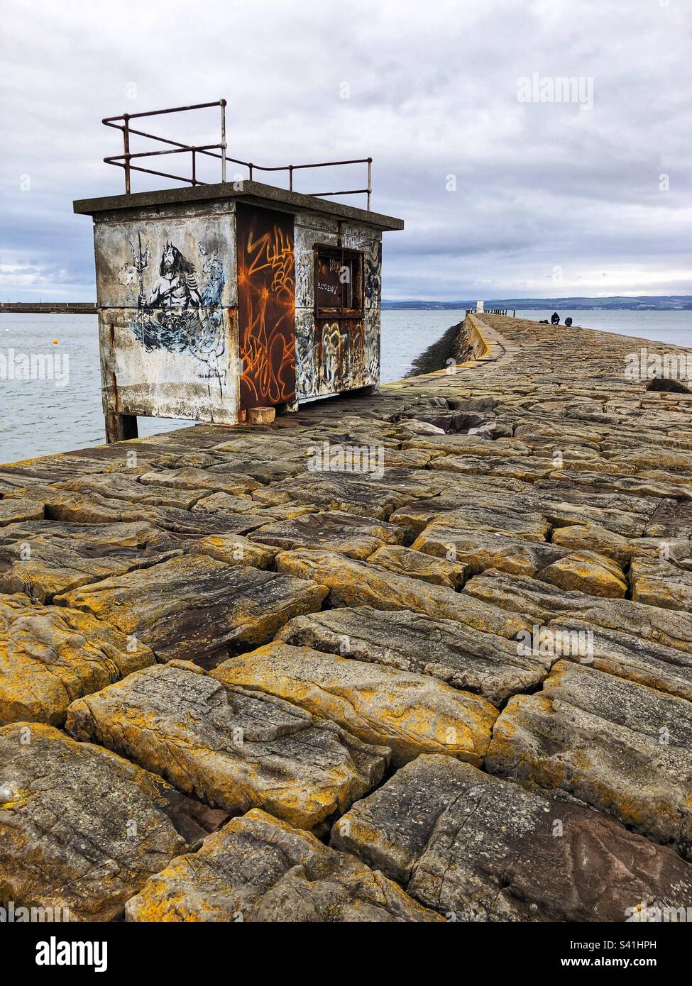 Derelict building edinburgh hi-res stock photography and images - Alamy