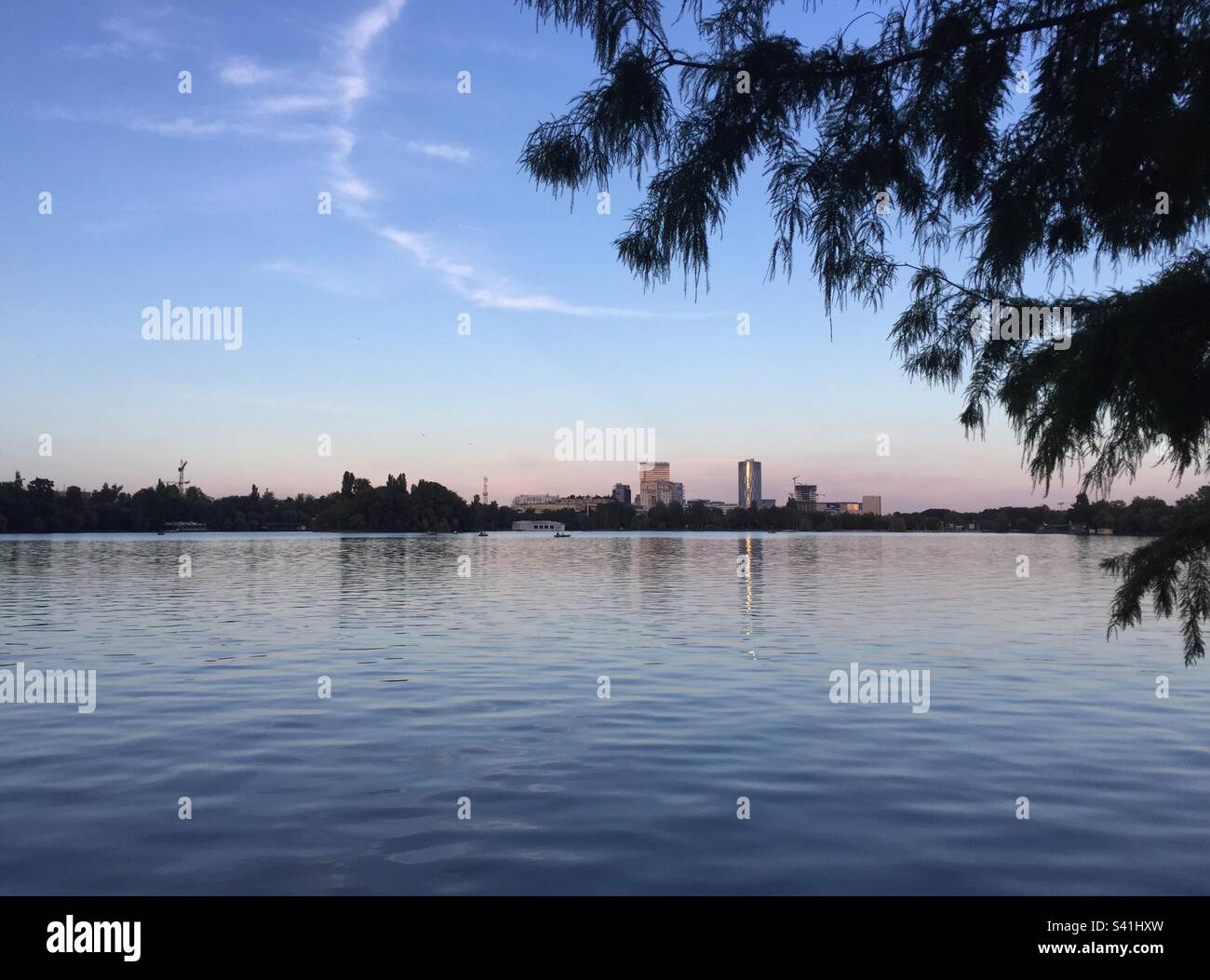 Lake herastrau in king michael i park bucharest romania hi-res stock ...