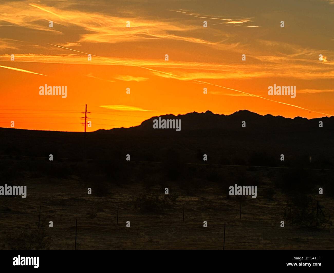 Pink sky sunset hi-res stock photography and images - Alamy