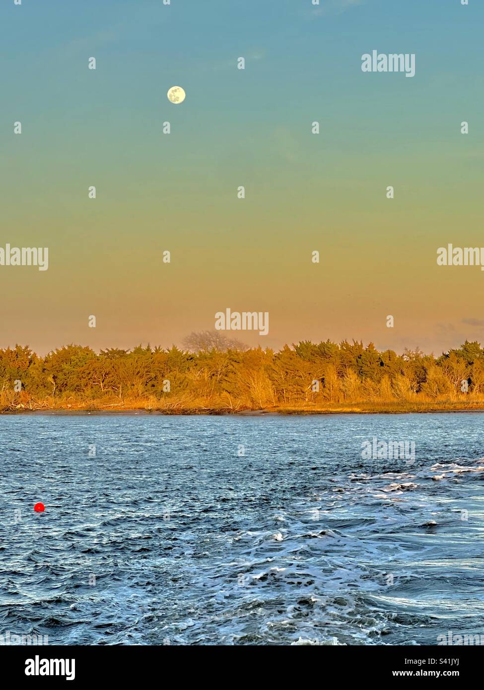 Coastal moonrise hi-res stock photography and images - Alamy