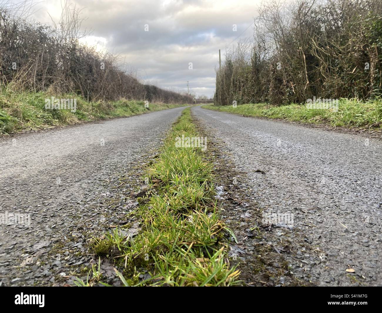 Irish country roads hi-res stock photography and images - Alamy
