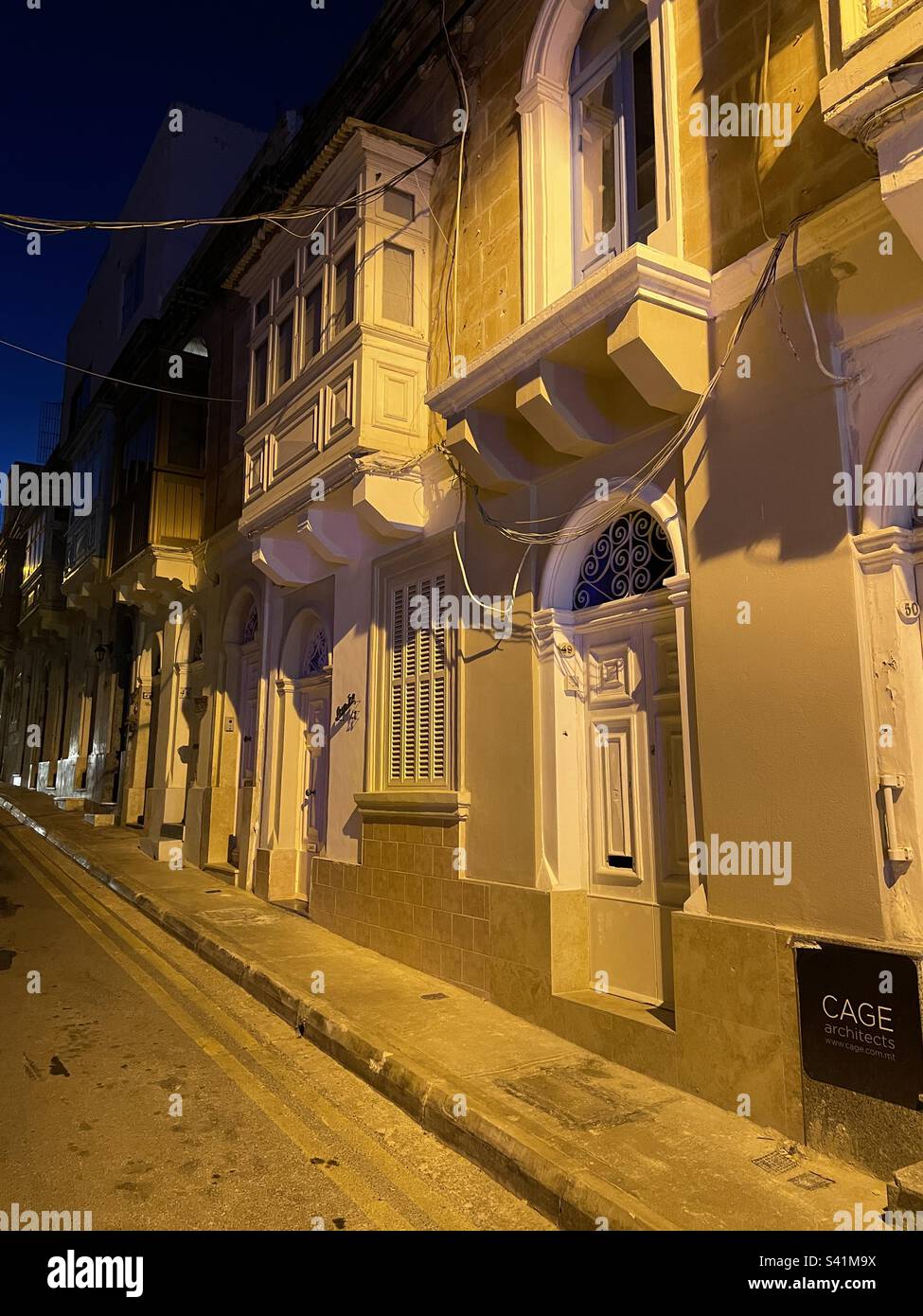 Row house night hi-res stock photography and images - Alamy
