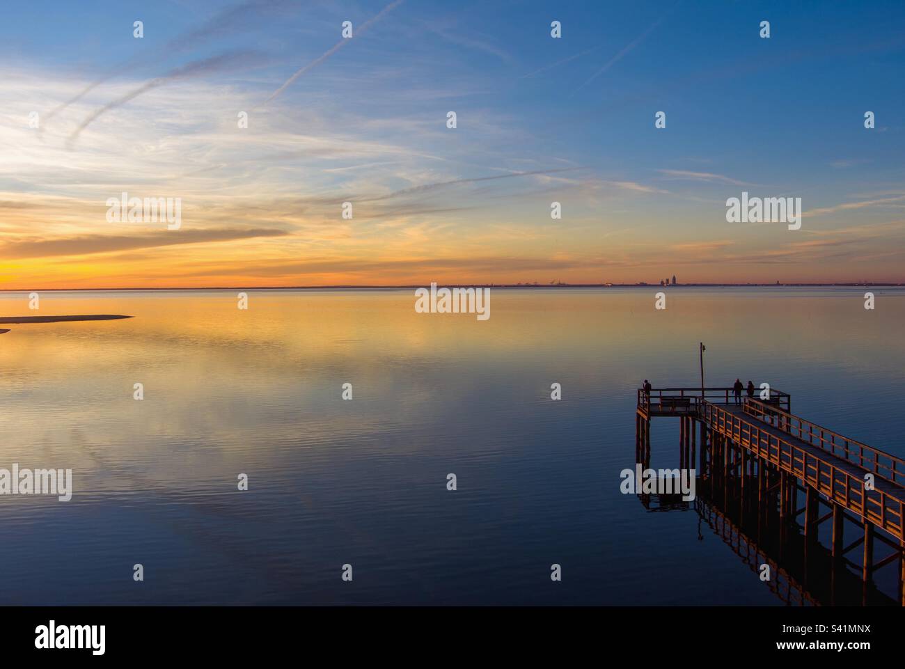 Mobile Bay at sunset in Daphne. Alabama Stock Photo - Alamy