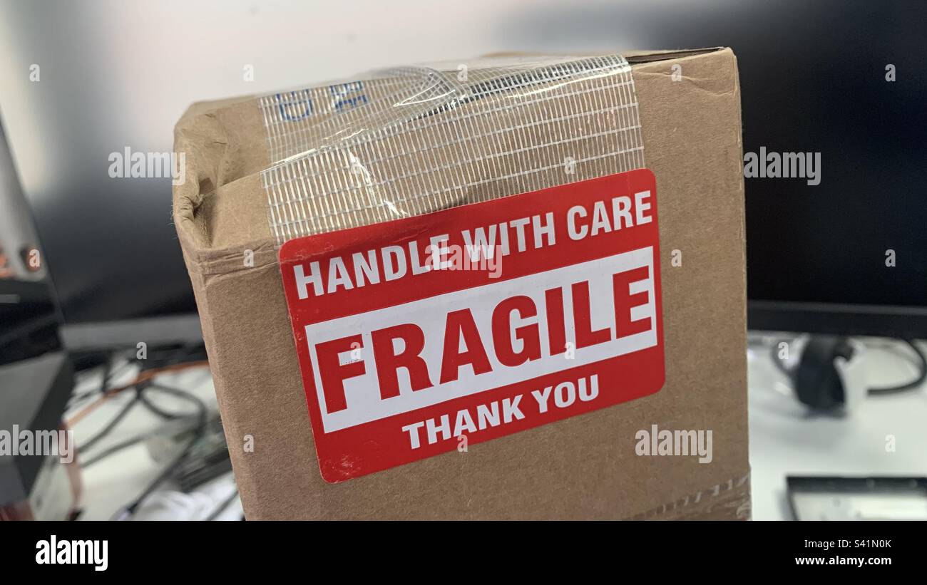 Fragile box hi-res stock photography and images - Alamy
