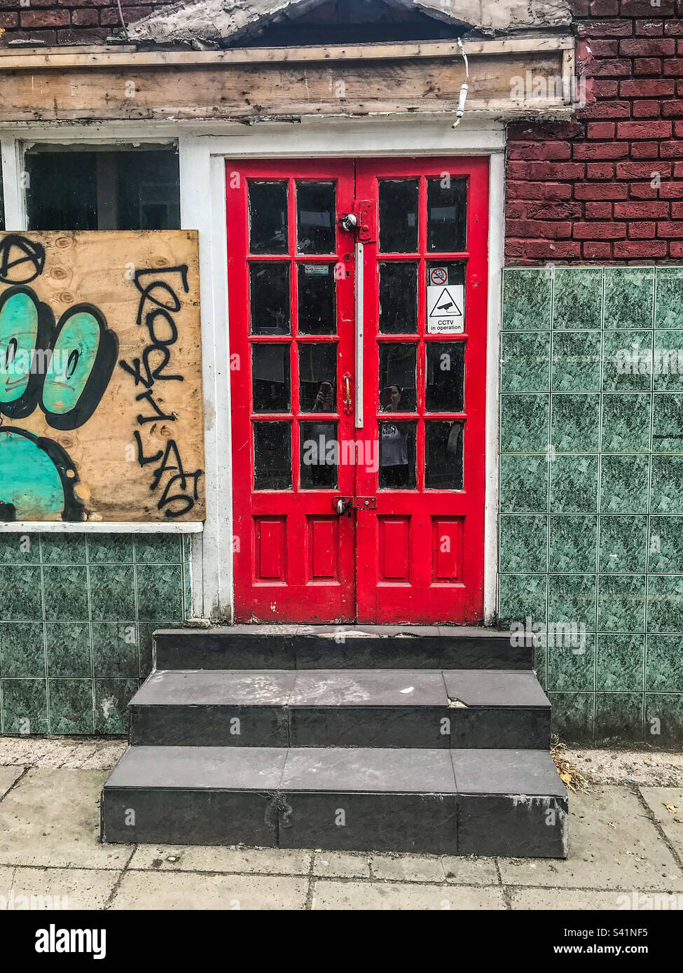 Rundown buildings hi-res stock photography and images - Alamy