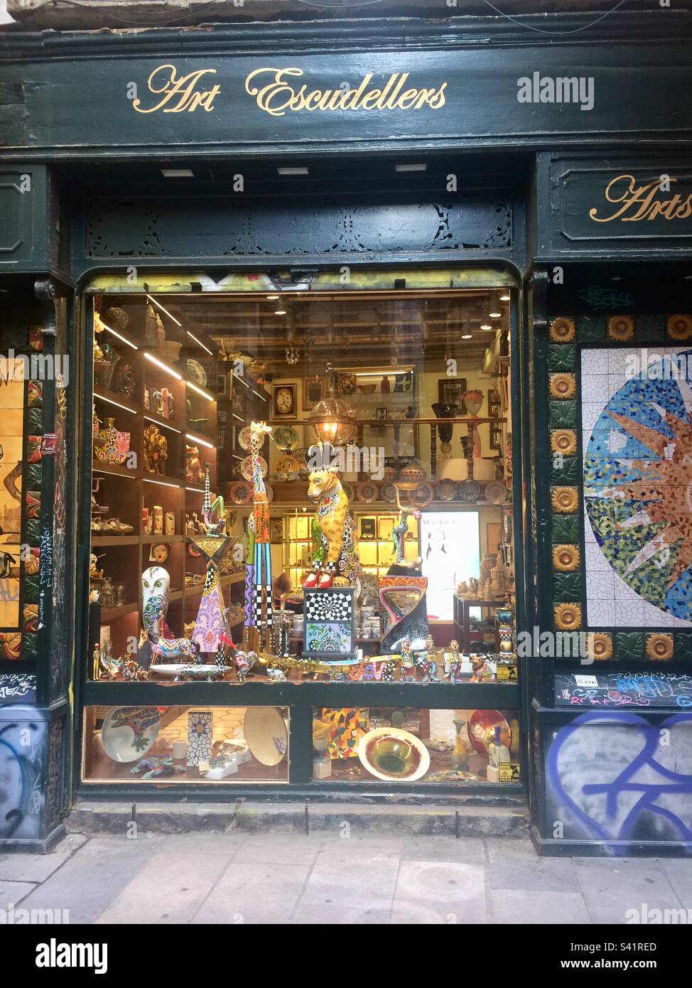 Barcelona shop. Art Escudellers Stock Photo - Alamy