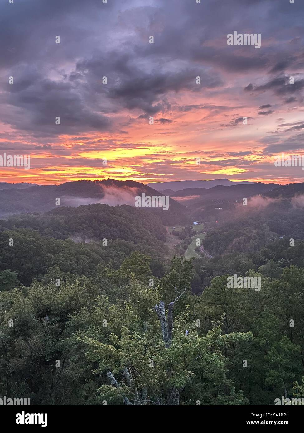 Pigeon forge, tn hi-res stock photography and images - Alamy
