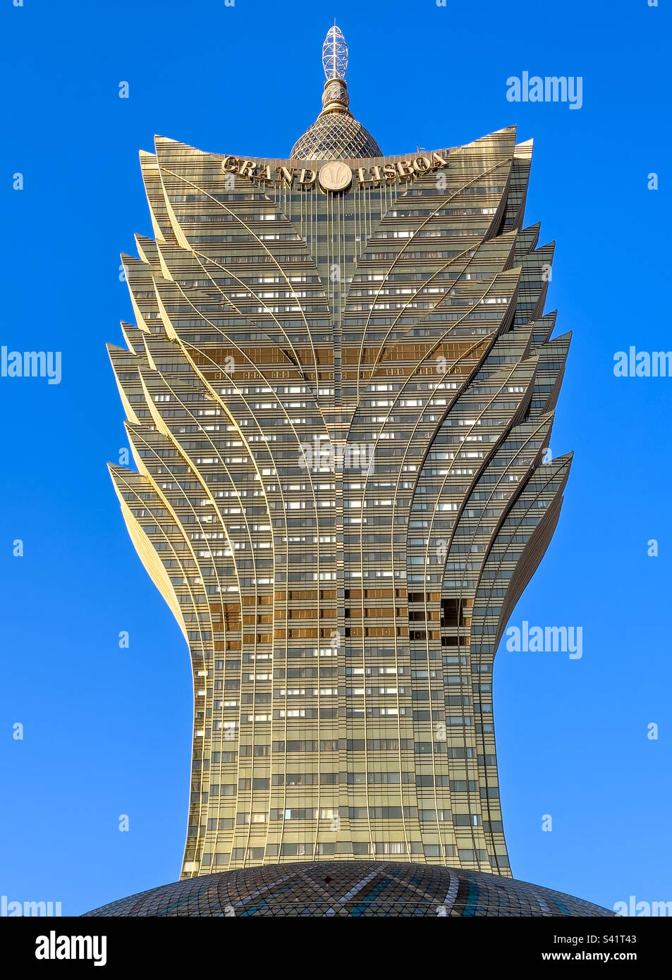 The iconic lotus shaped tower of the Grand Lisboa Macau Hotel and ...