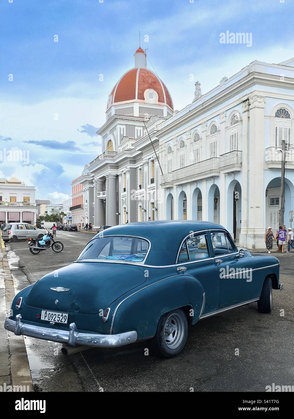 Vintage cuban car hi-res stock photography and images - Alamy