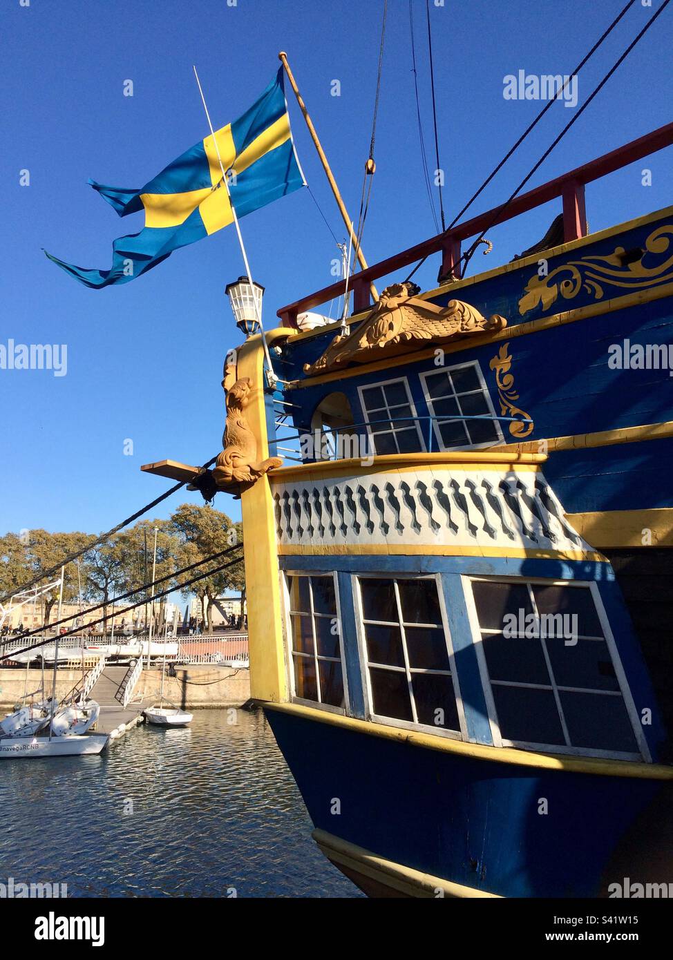 Timber ship hi-res stock photography and images - Alamy