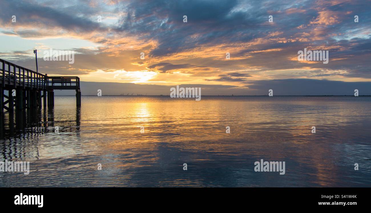 Sunset reflection photography hi-res stock photography and images - Alamy