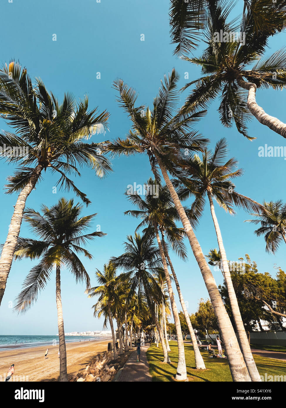 Apple beach hi-res stock photography and images - Alamy