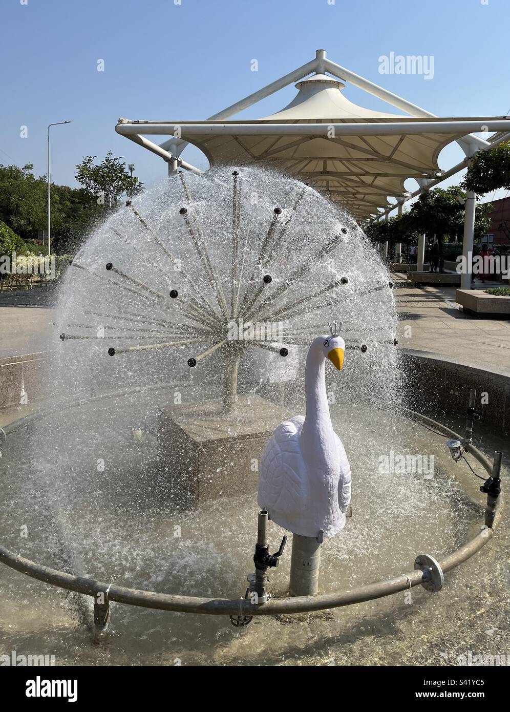 The swan fountain hi-res stock photography and images - Alamy