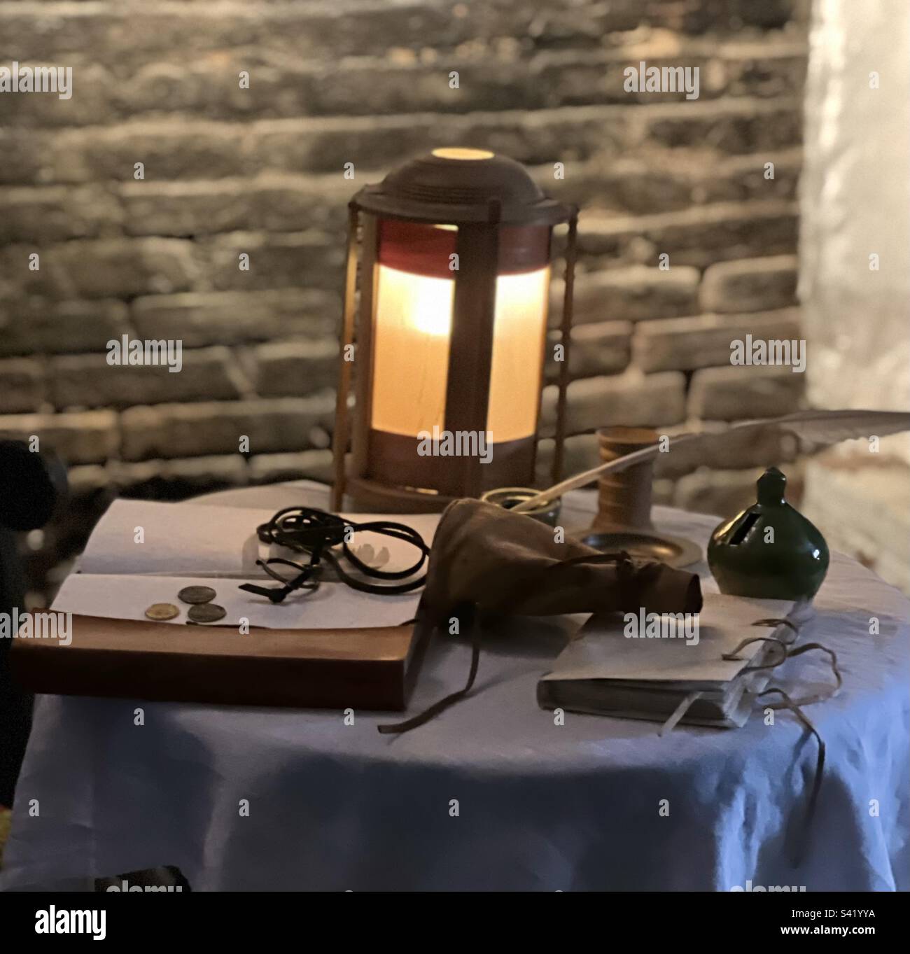 Writing desk at William Shakespeare’s birth house Stock Photo - Alamy