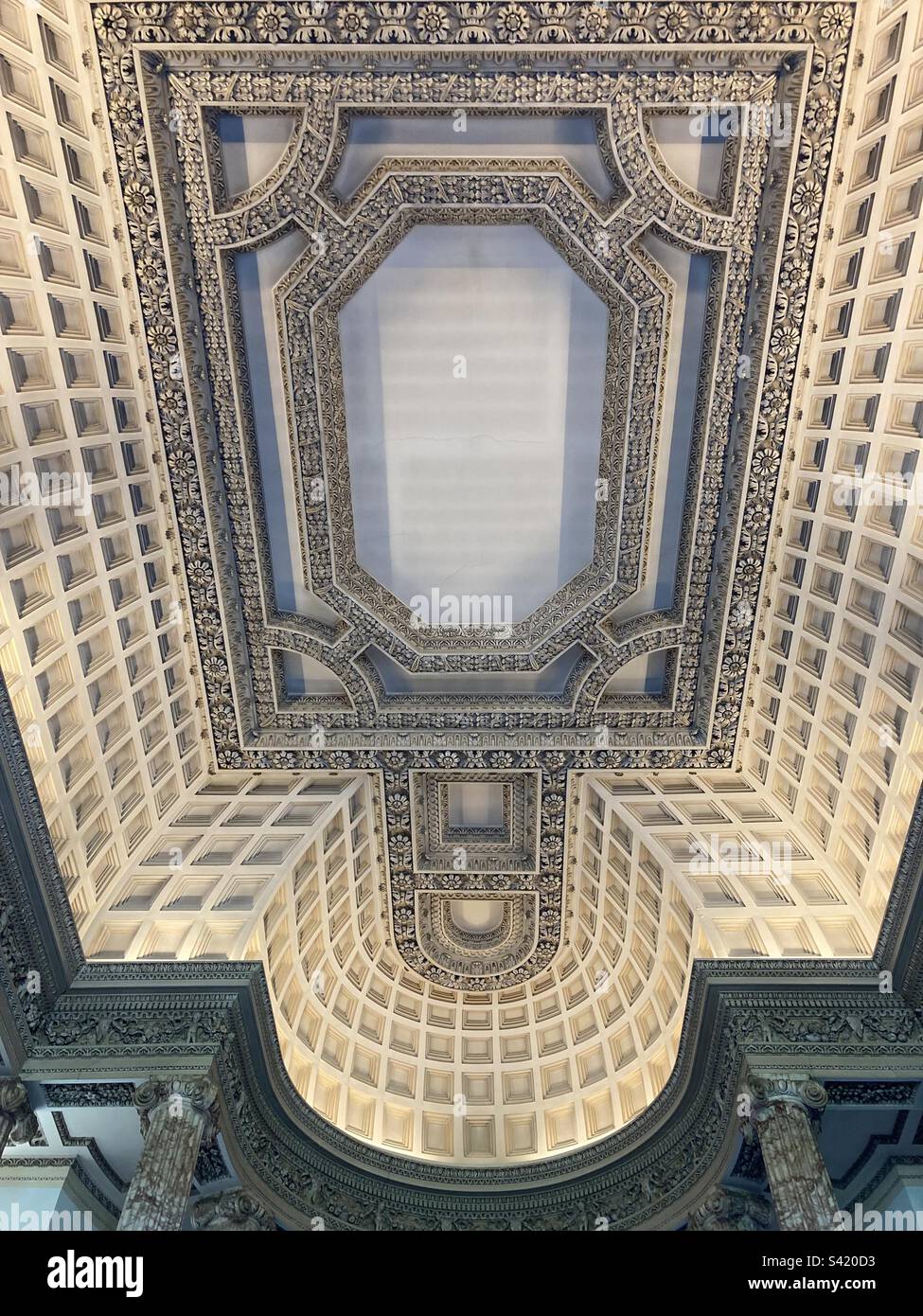 Elaborate design of ceiling hi-res stock photography and images - Alamy