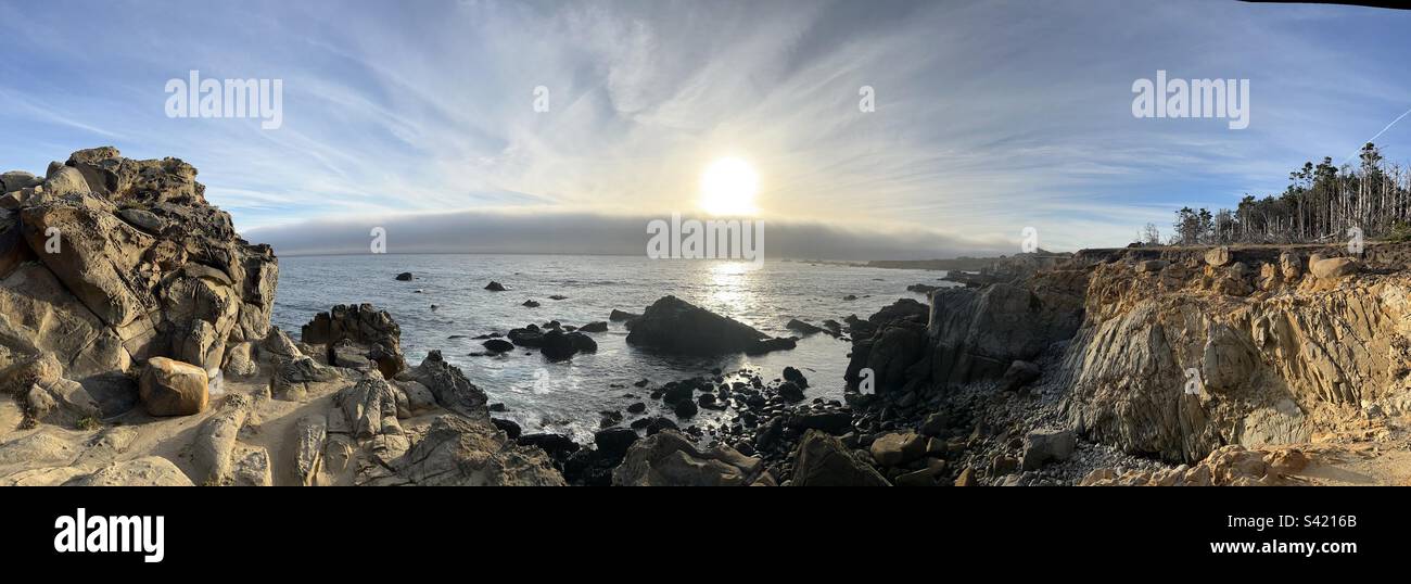 Ocean and skyline hi-res stock photography and images - Alamy
