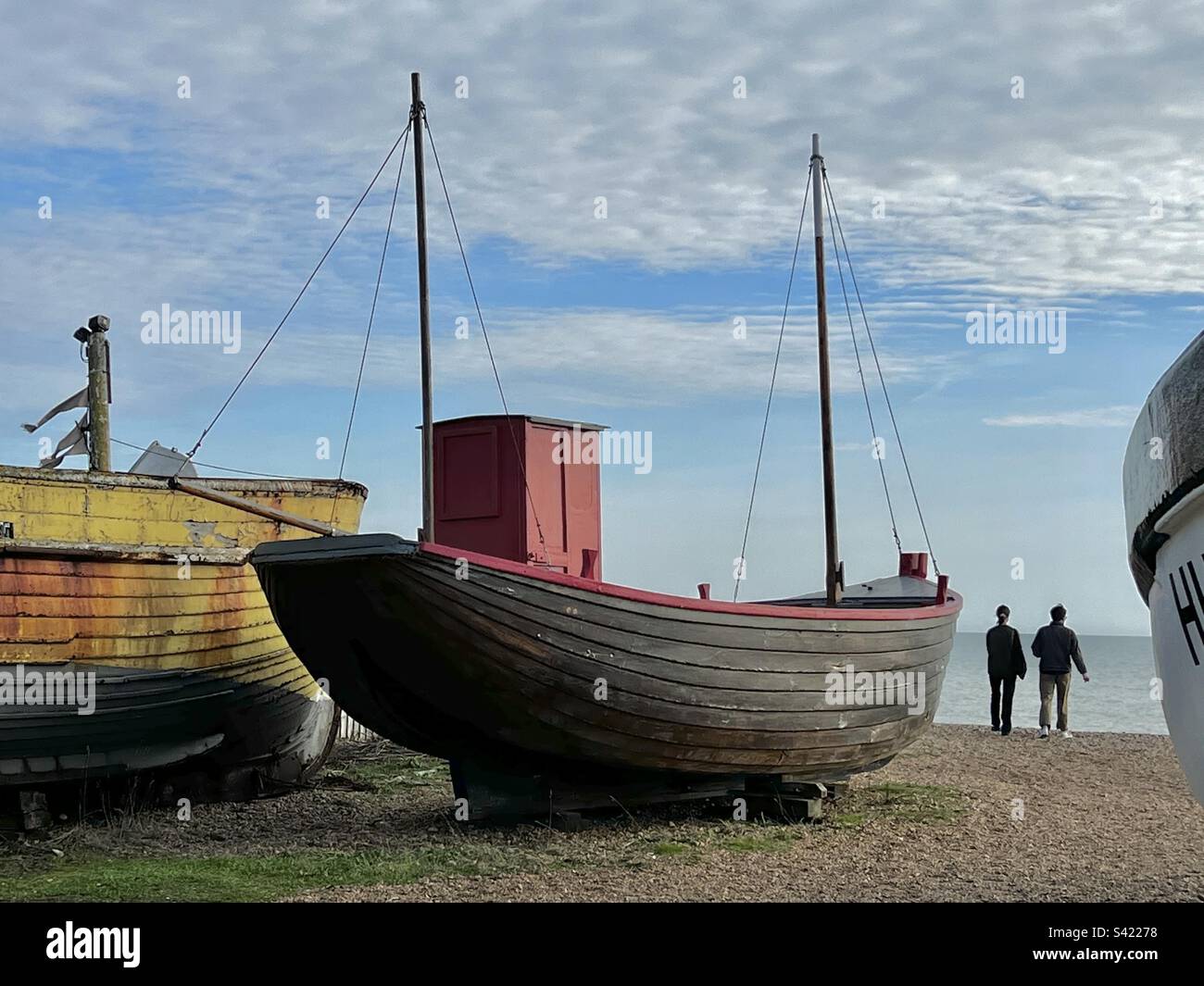 Stranded boat hi-res stock photography and images - Alamy
