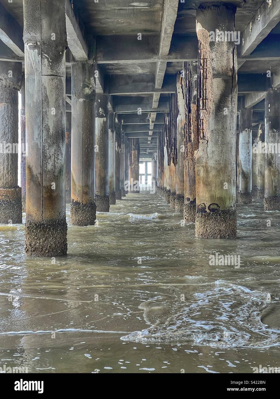 Under the dock hi-res stock photography and images - Alamy