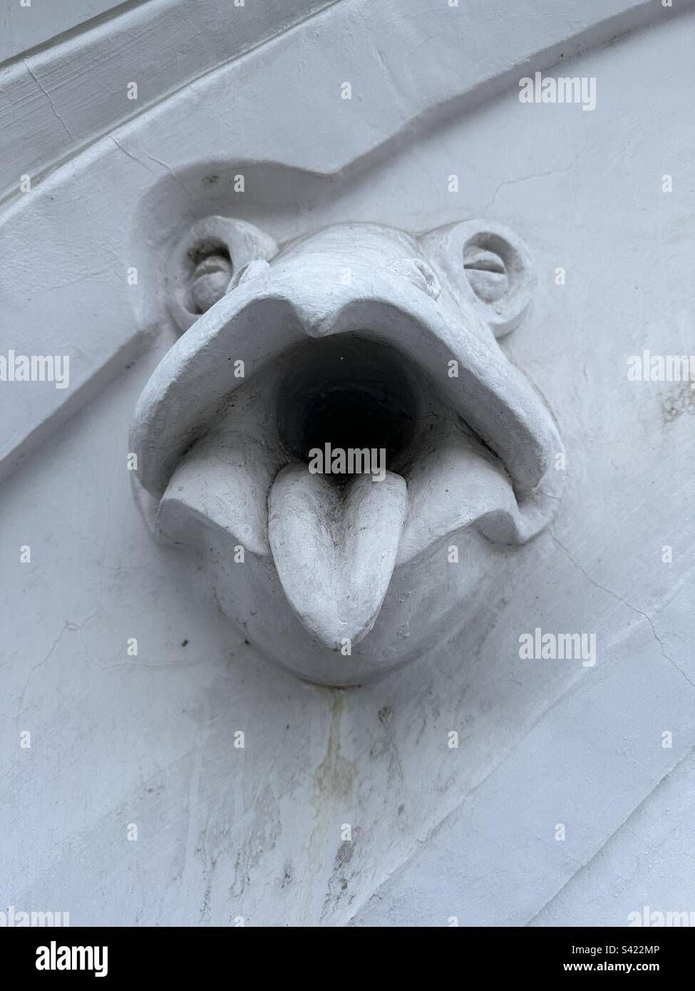 The rear of the O’Neill House in Beverly Hills, California, features ...