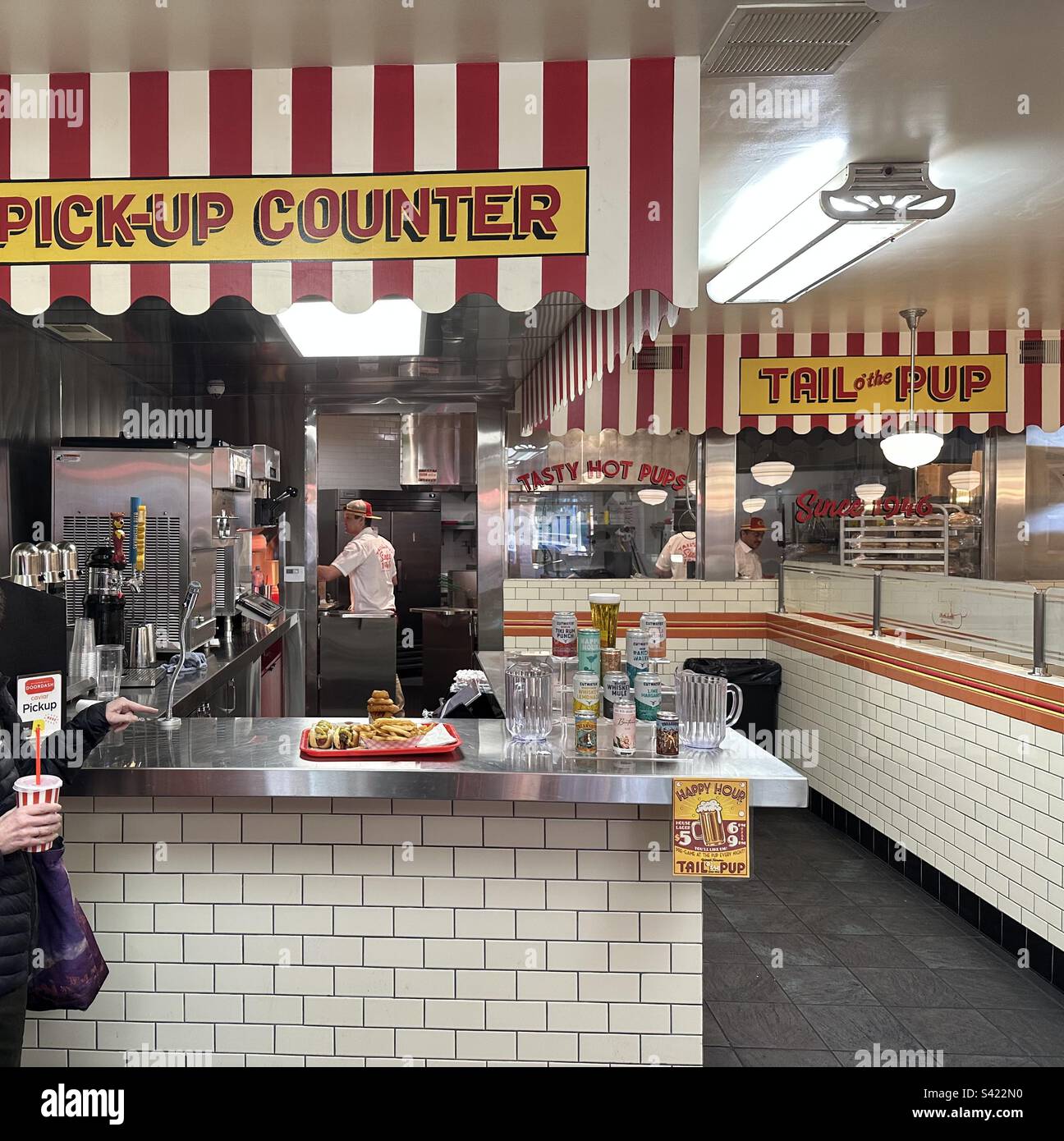 Pickup counter hi-res stock photography and images - Alamy