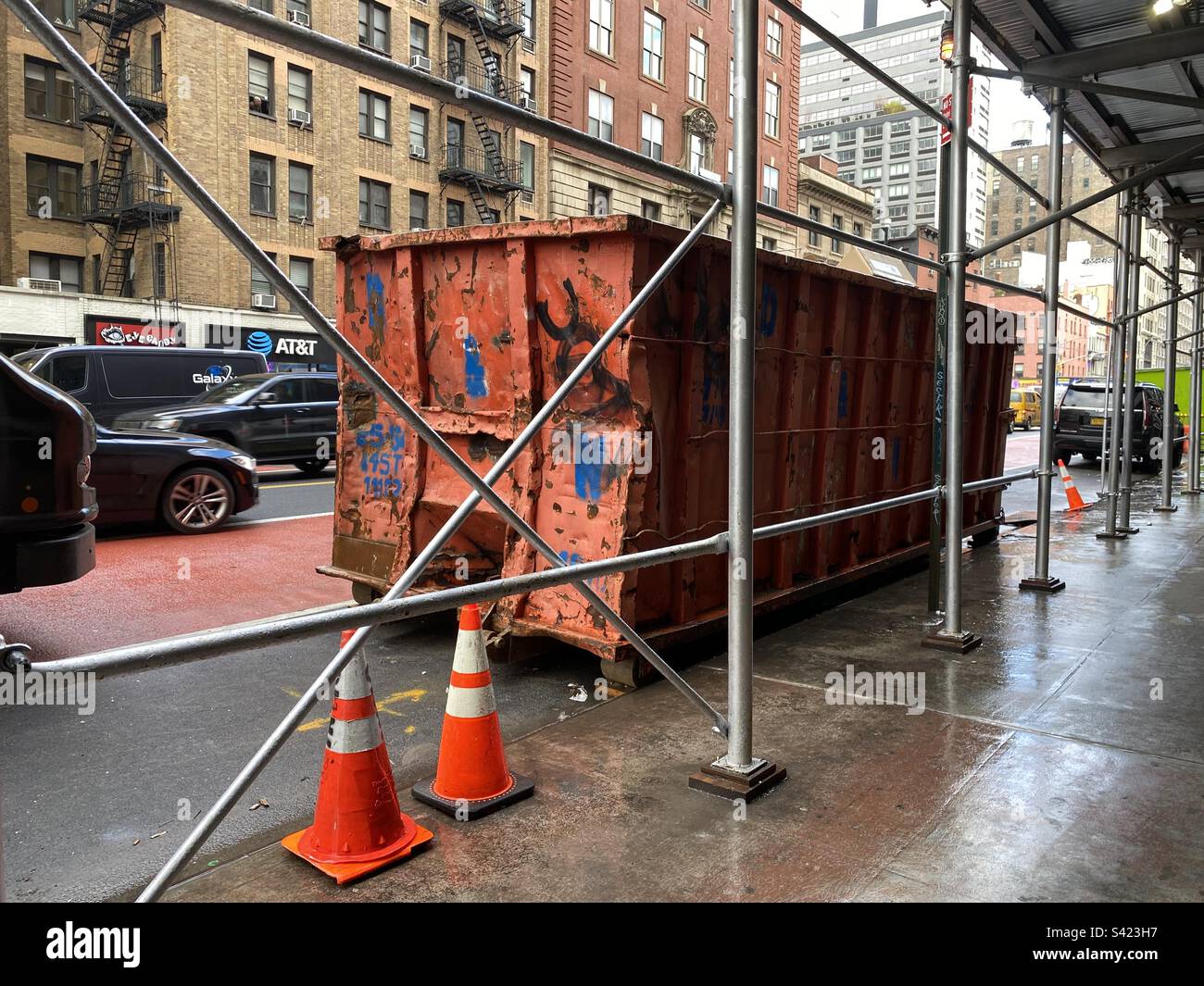 Street container hi-res stock photography and images - Alamy