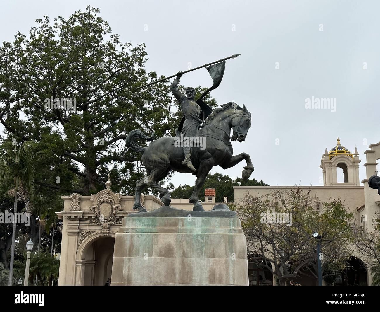 El cid equestrian statue hi-res stock photography and images - Alamy