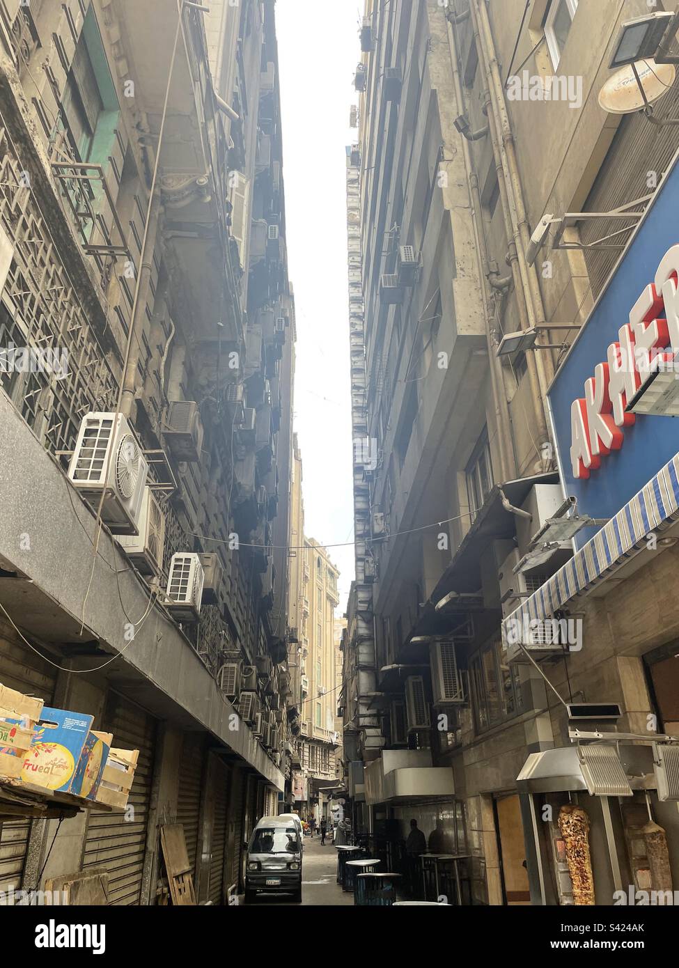 Cairo streets hi-res stock photography and images - Alamy