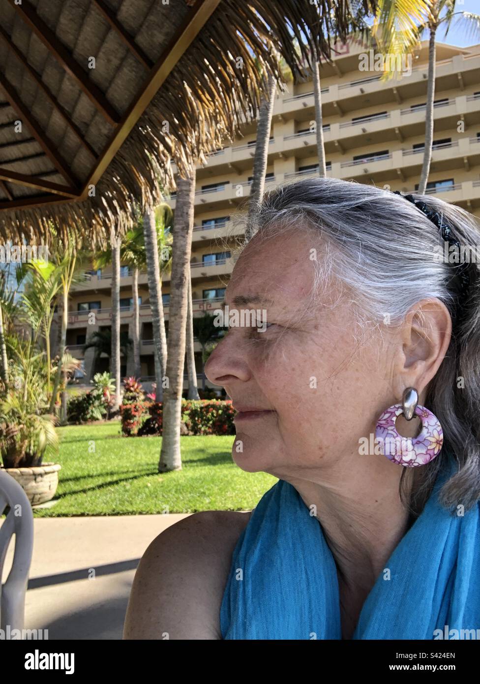 Profile female hi-res stock photography and images - Alamy
