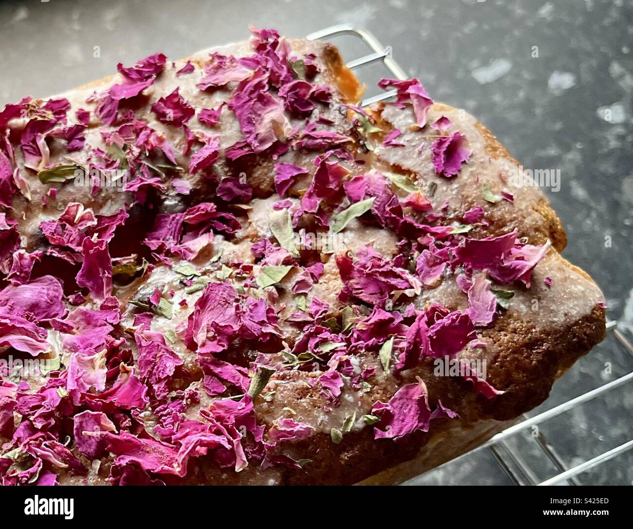 Rose and lemon hi-res stock photography and images - Alamy