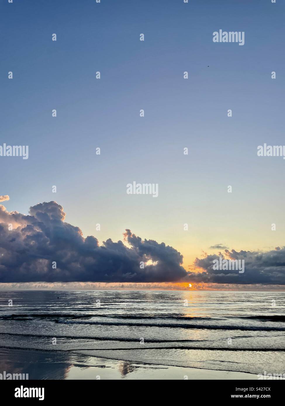 Ocean glimpse hi-res stock photography and images - Alamy