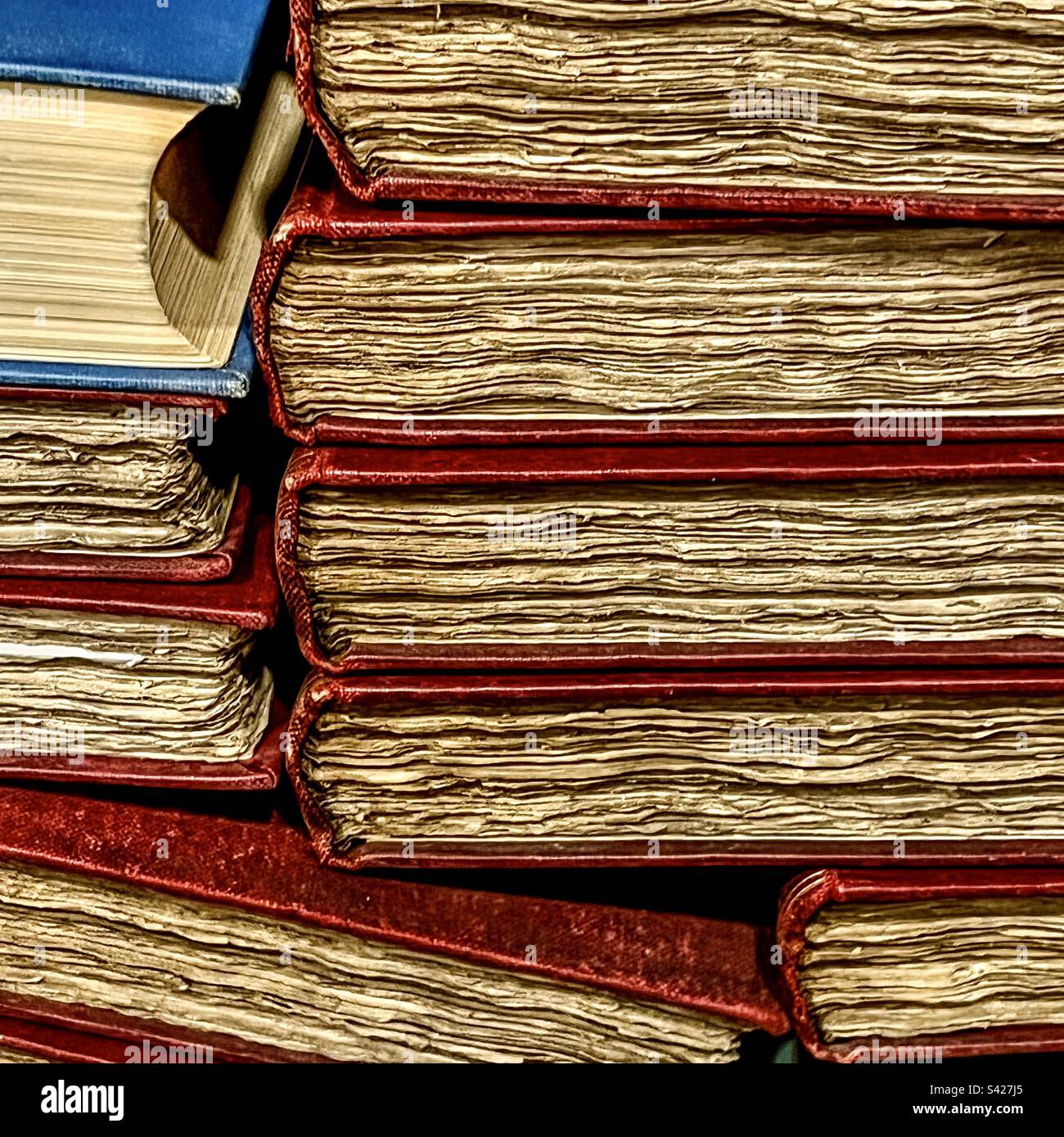Leather bound book hi-res stock photography and images - Alamy