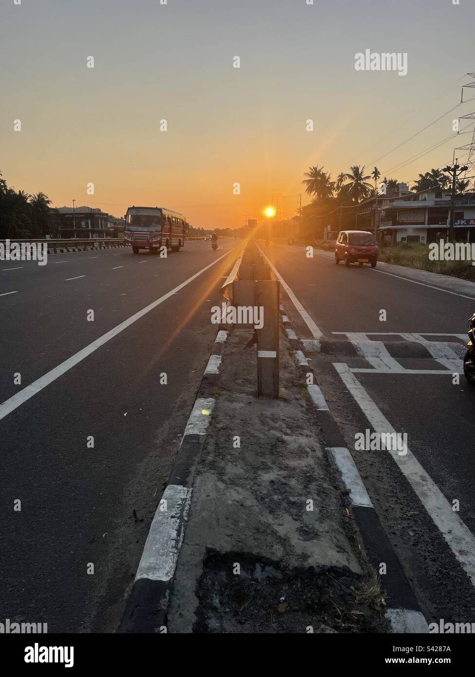 Sunset and highway hi-res stock photography and images - Alamy