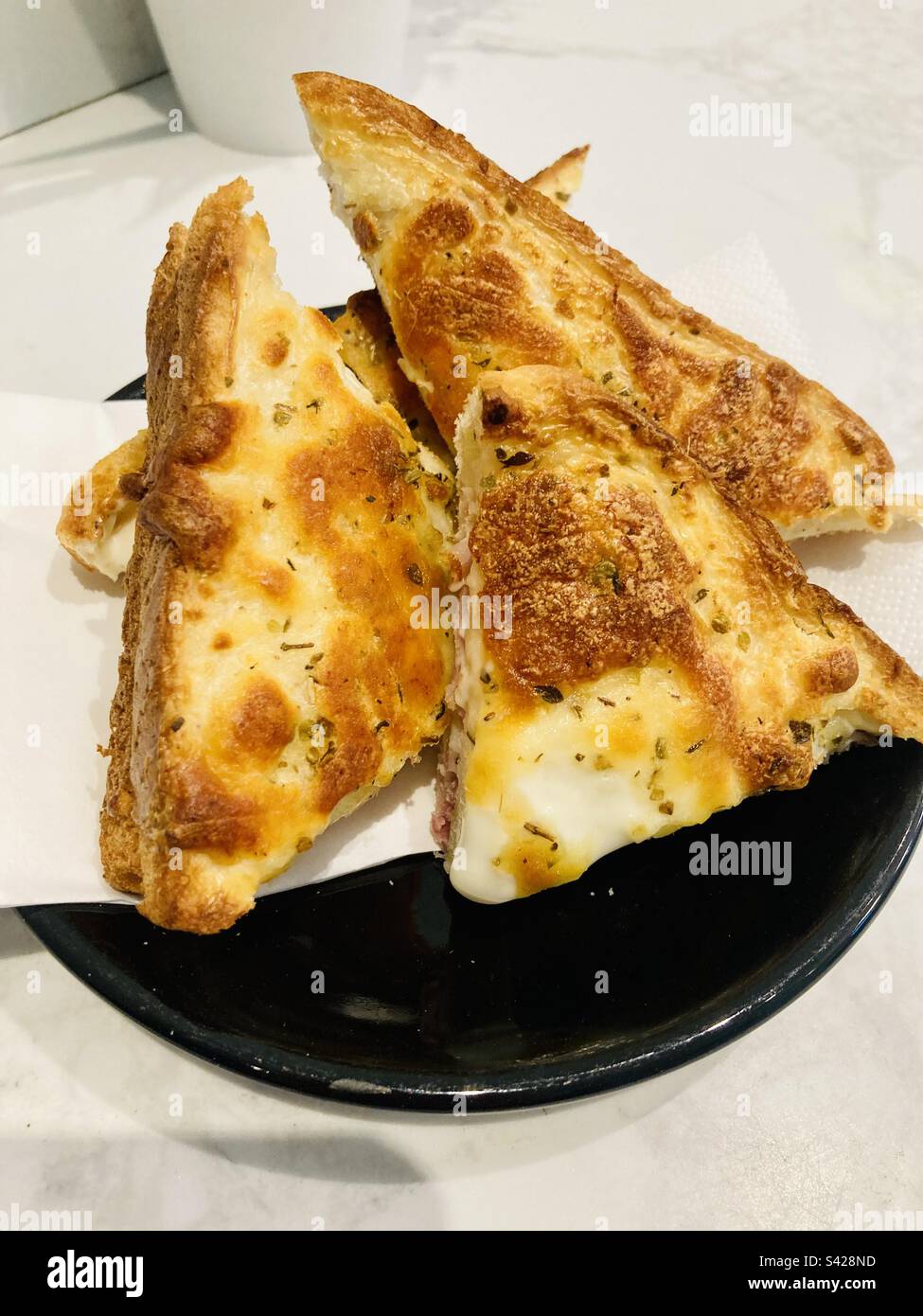 Bacon and cheese toastie hi-res stock photography and images - Alamy