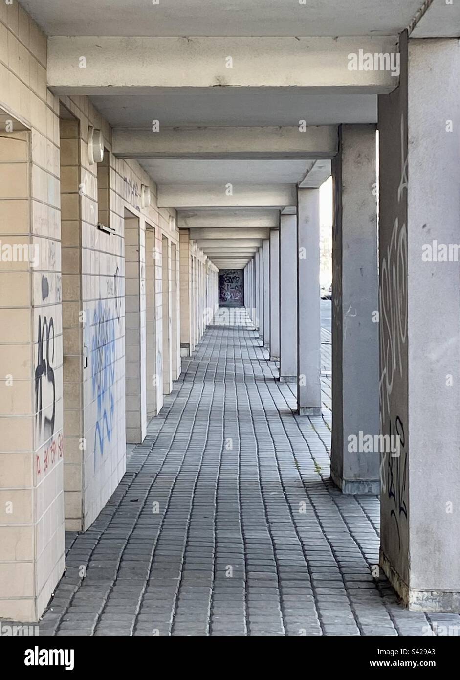 Urban gate hi-res stock photography and images - Alamy