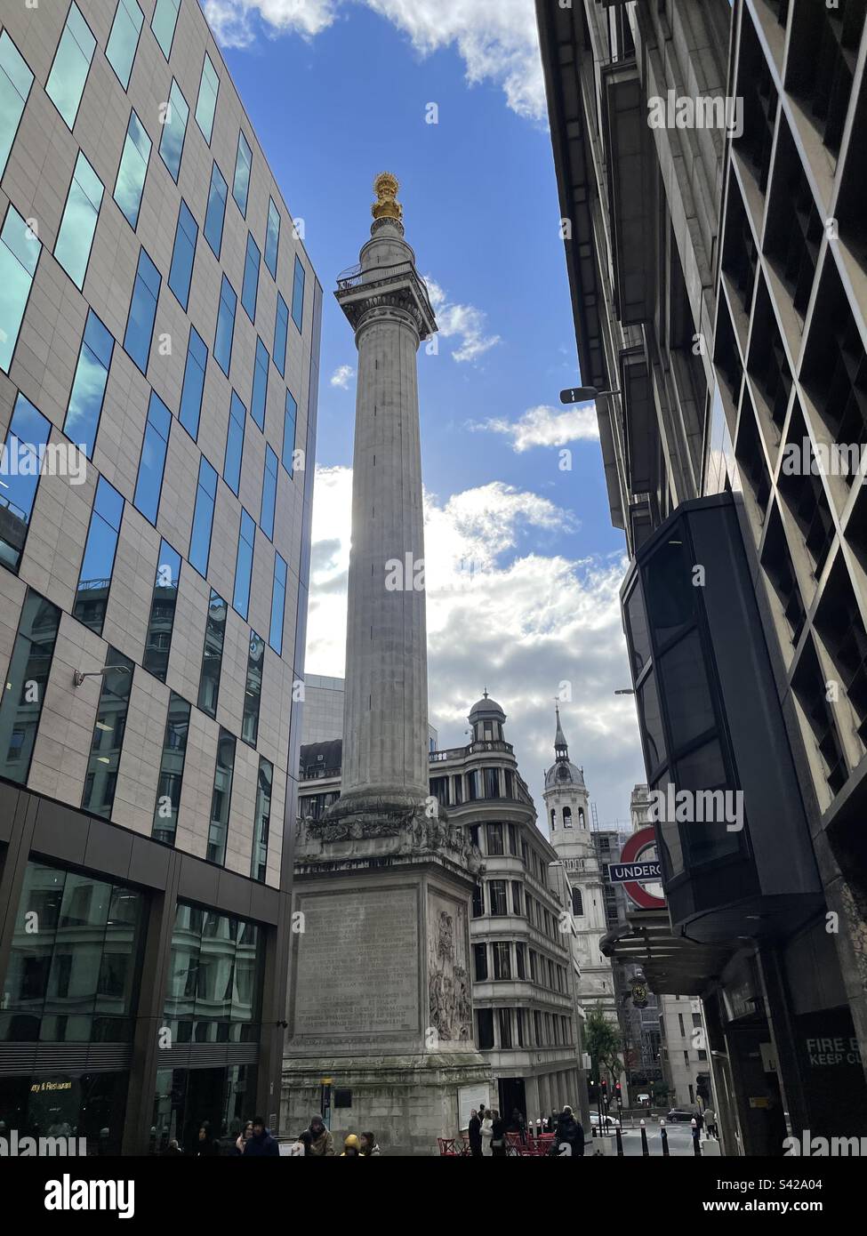 Pudding lane monument hi-res stock photography and images - Alamy