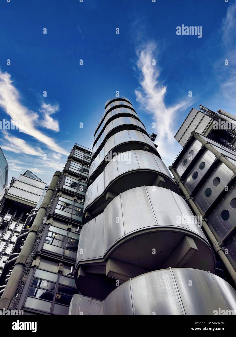 Acute angle building hi-res stock photography and images - Alamy