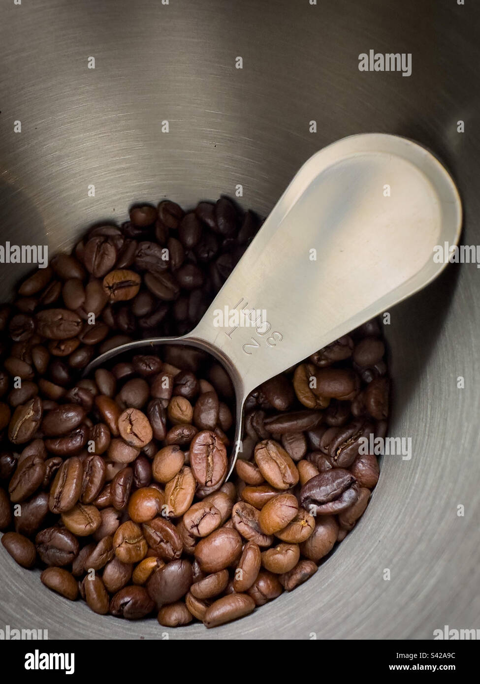 Beans in a container hi-res stock photography and images - Alamy