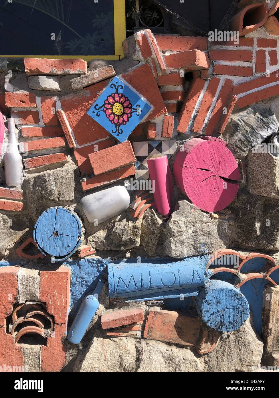 Artistic designs on wall hi-res stock photography and images - Alamy