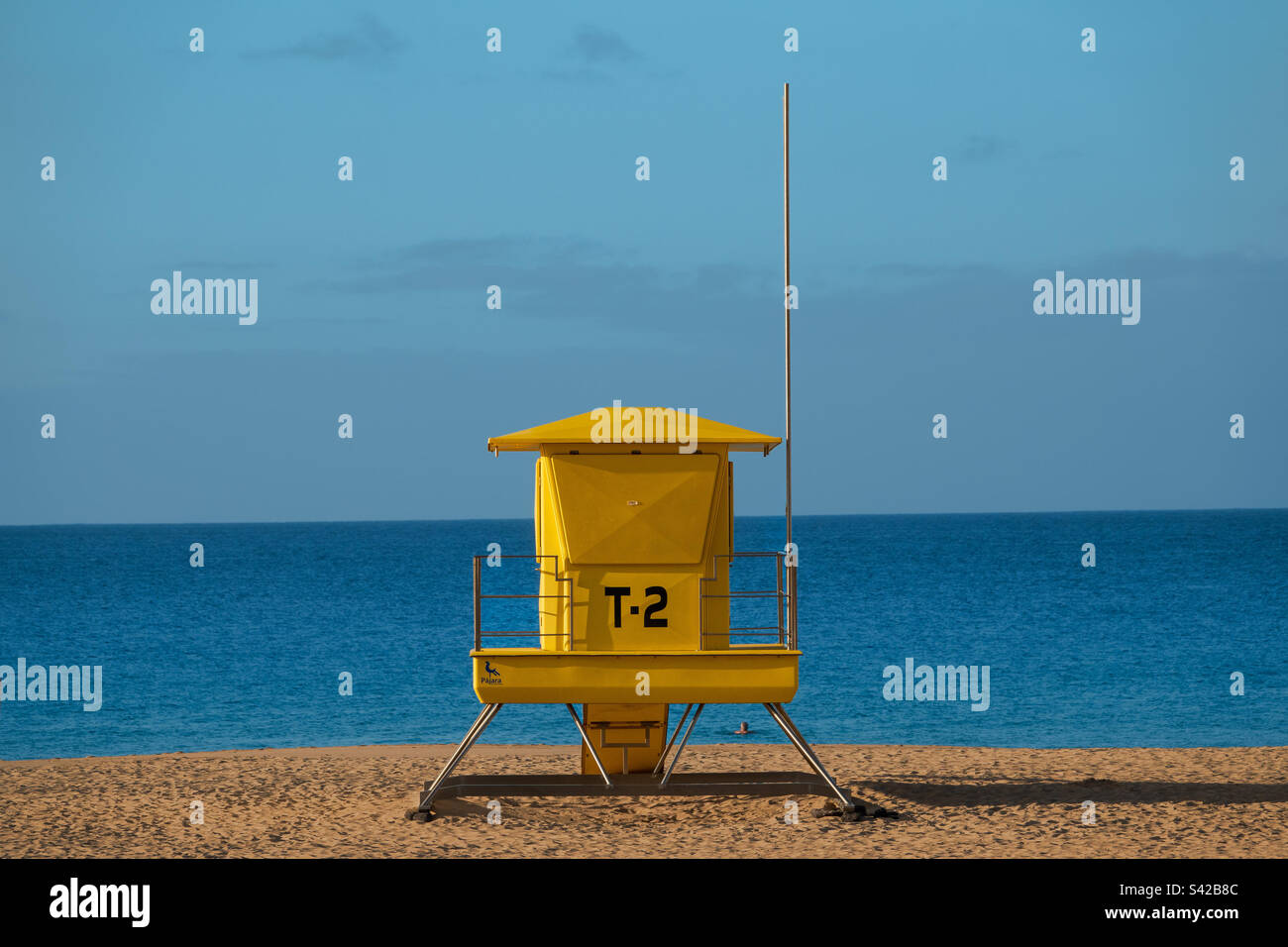 Life guard hut Stock Photo - Alamy