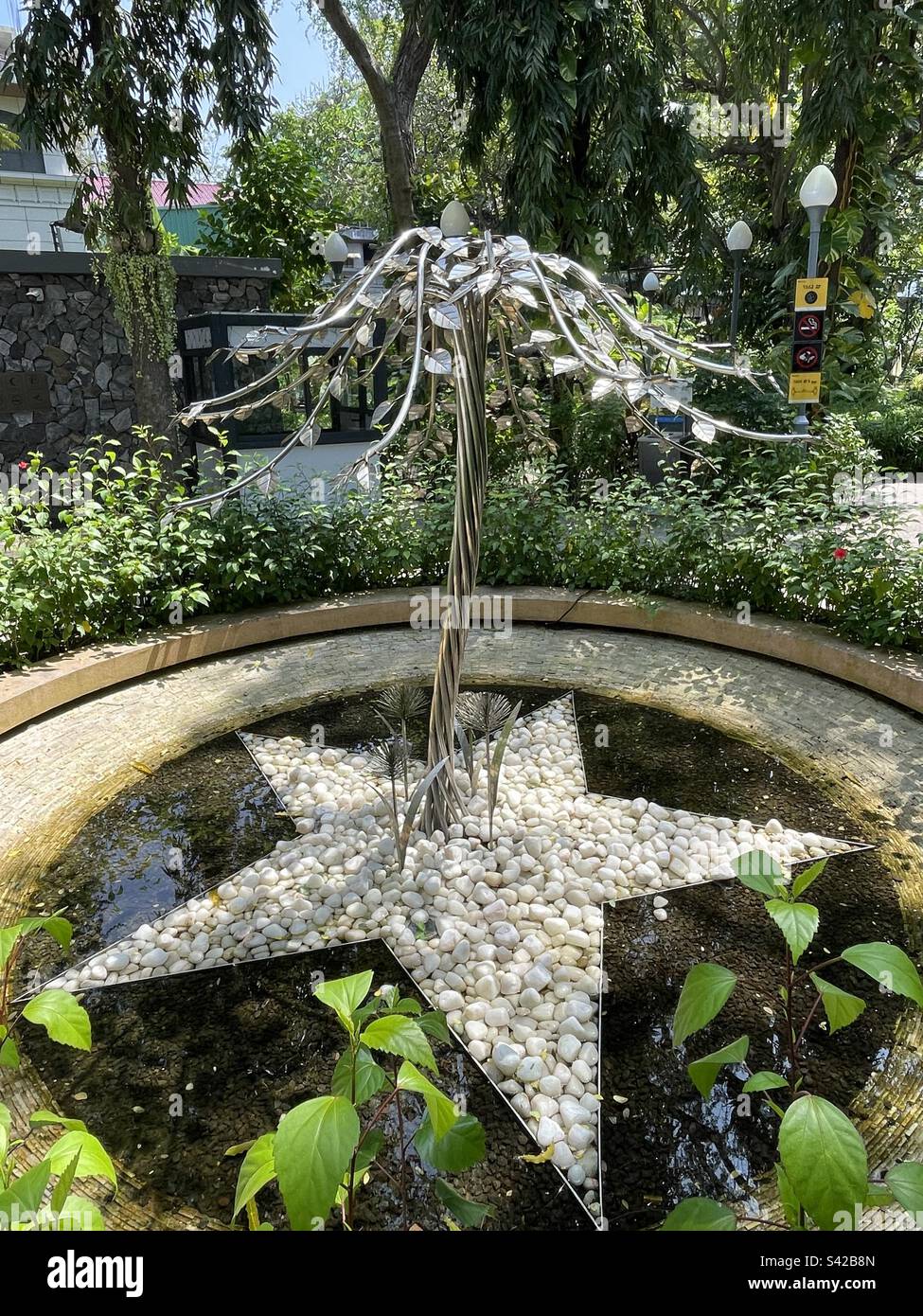 Singapore water feature hi-res stock photography and images - Alamy