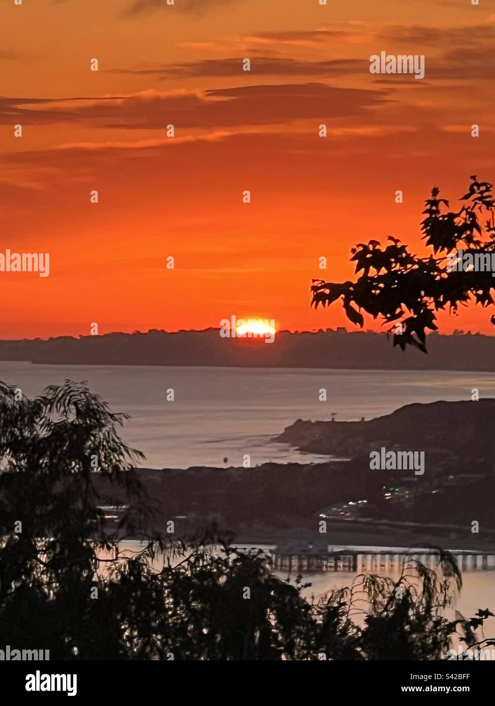 Malibu beach sunset hi-res stock photography and images - Alamy