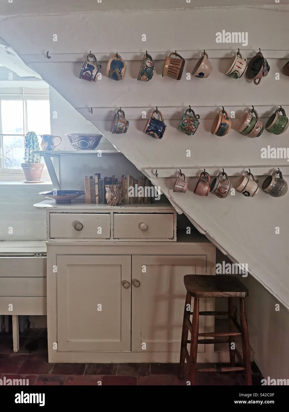 Old english kitchen hi-res stock photography and images - Alamy