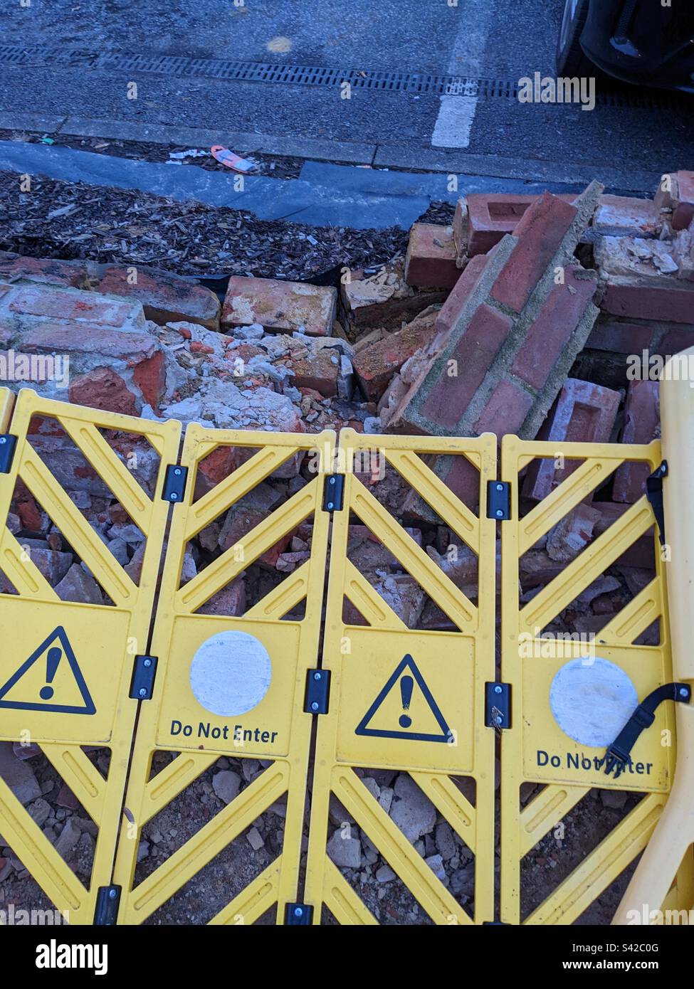 Broken warning hi-res stock photography and images - Alamy